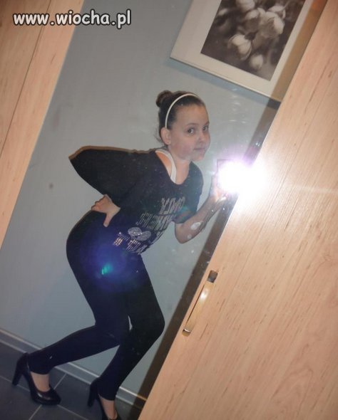 Dziecko 11 lat, słiit focia w lustereczku, obcasy - wiocha.pl absurd 871644