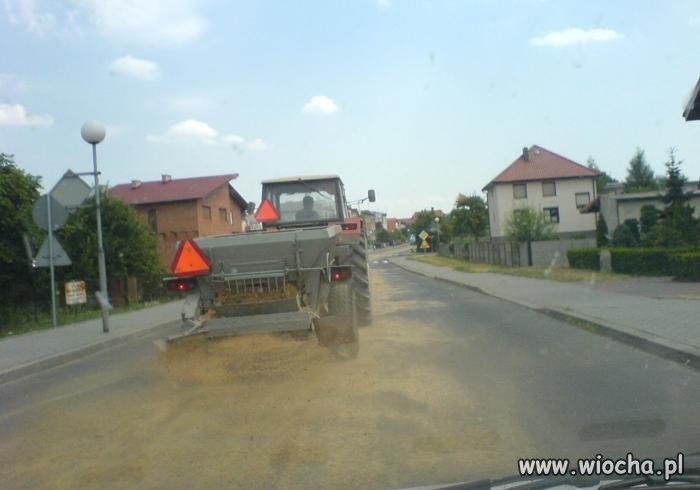 Piaskarka zaskoczyła lato. - wiocha.pl absurd 1850402