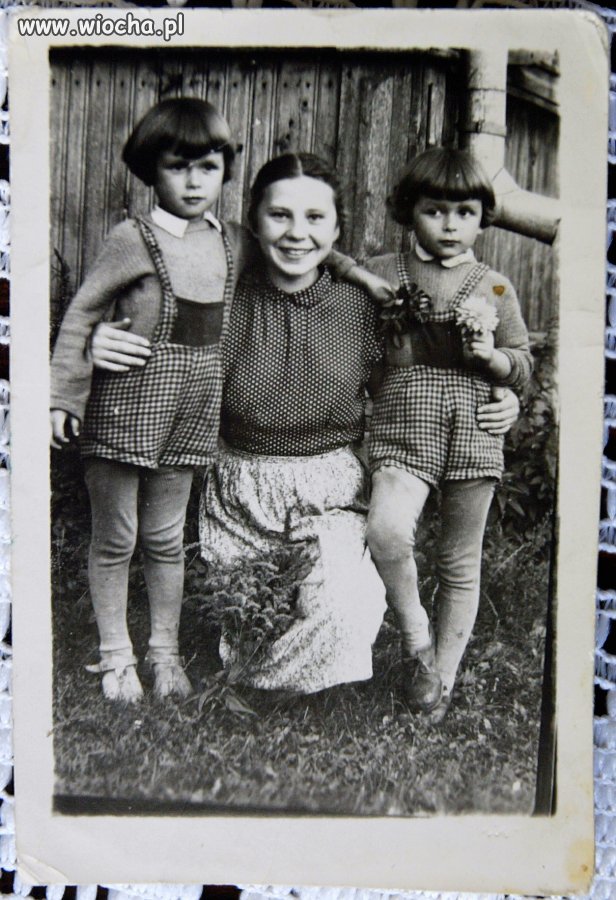 Rozpoznajecie te dwie małe dziewczynki!? - wiocha.pl absurd 1833061